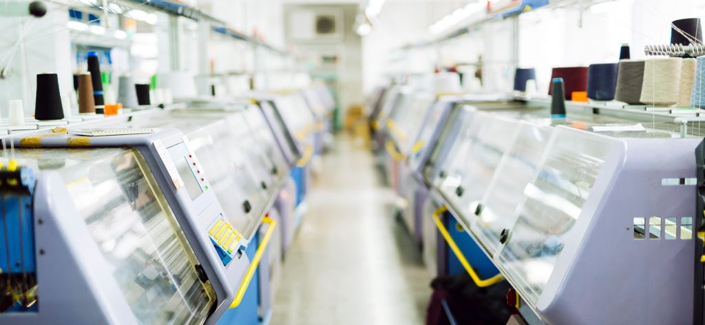 Qualité du textile et des vêtements : inspecter un t-shirt